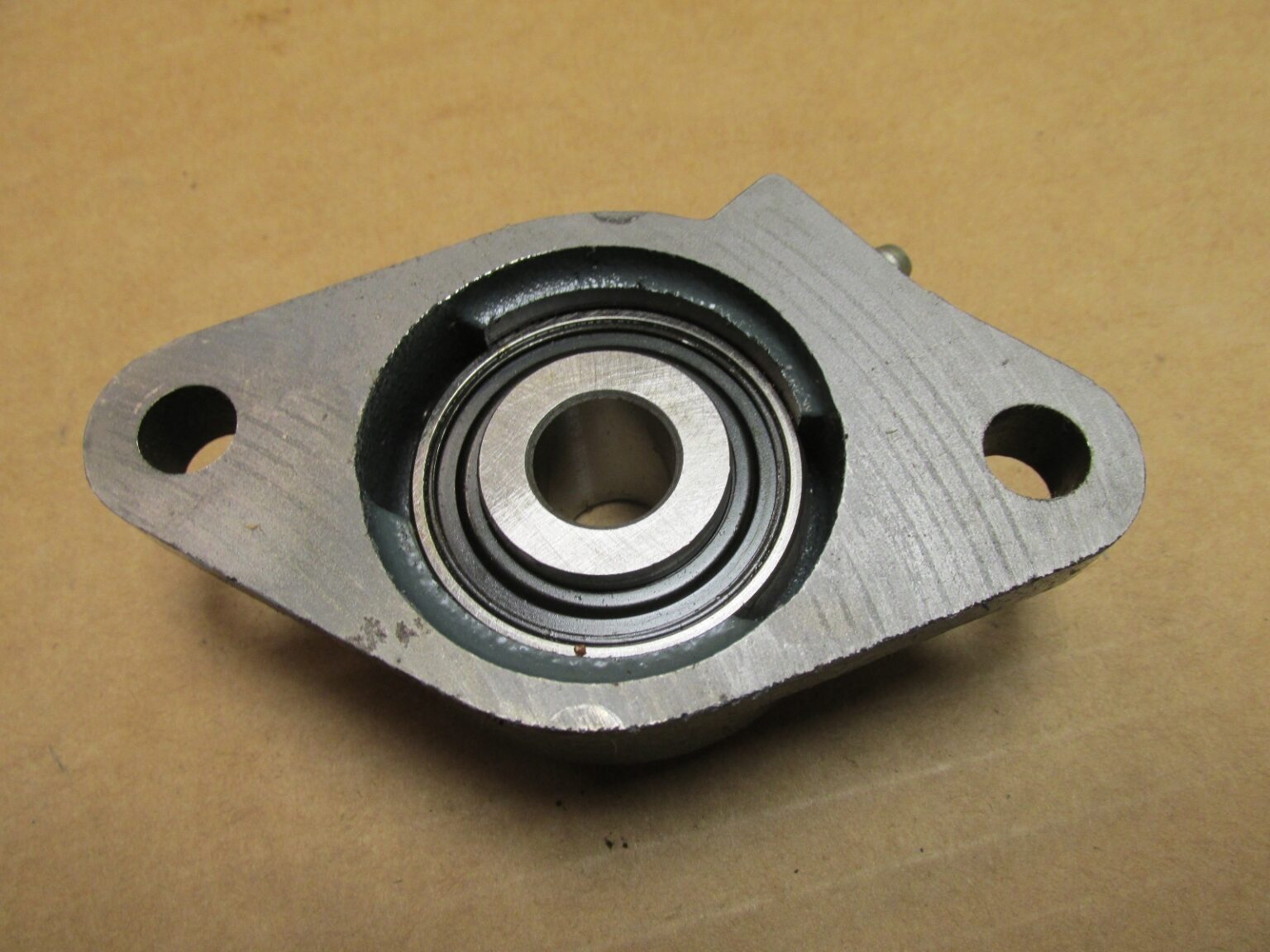 Dodge F2B-SC-010L 2-Bolt Flange Bearing 5/8" Bore. Cast iron housing ...